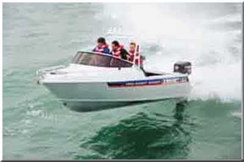 AMF 580 V-Berth - Trade-A-Boat