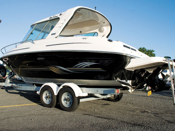 Rae Line H Series 235 - Trade-A-Boat