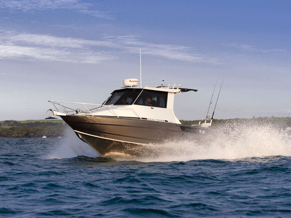 Surtees 7.3 Gamefisher - Trade-A-Boat